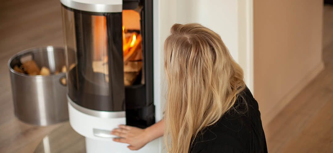 Hvordan fyre i peisen | Scan Stoves